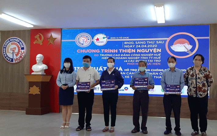 HueIC chung tay chia sẻ khó khăn cùng người dân