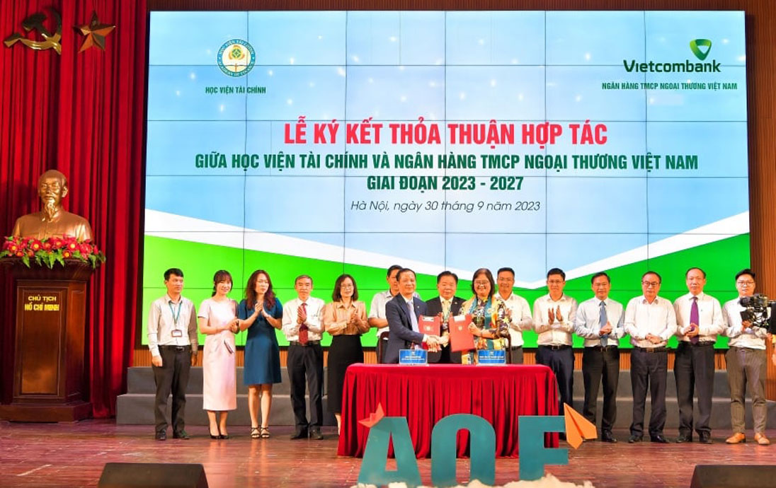 Vietcombank và Học viện Tài chính tiếp tục ký kết thỏa thuận hợp tác giai đoạn 2023